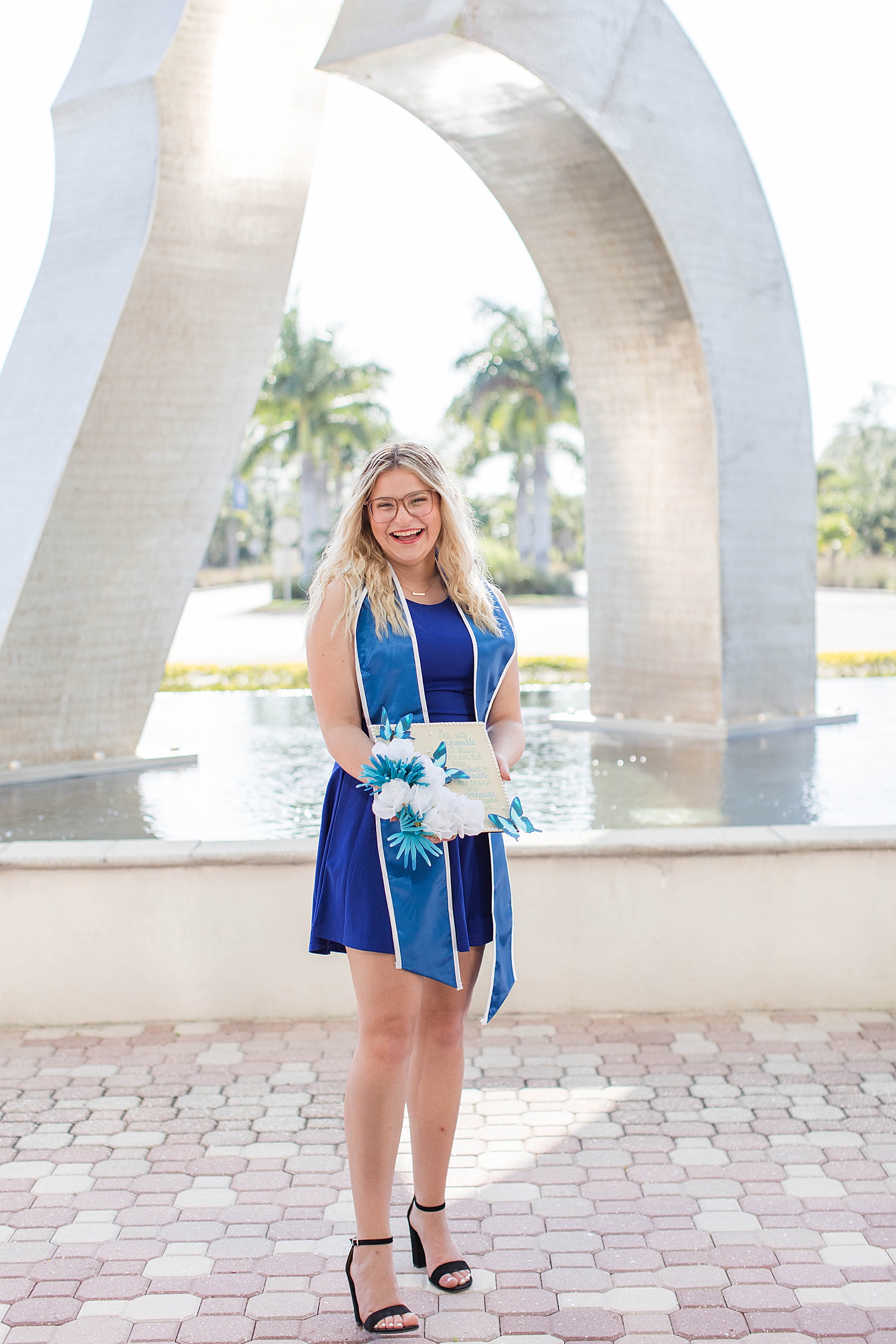 Senior Graduation Pictures at FGCU | Blog | Deanna Grace Photography